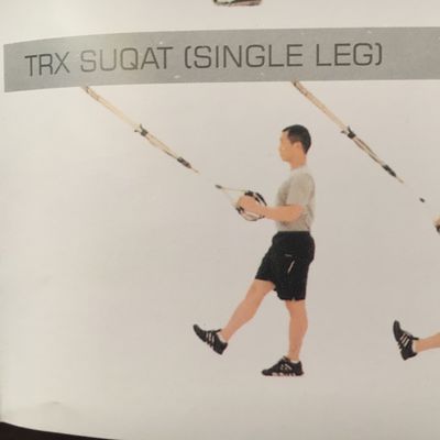 TRX Single Leg Squat por Marilena Mousoulidou - Ejercicio Cómo hacerlo ...