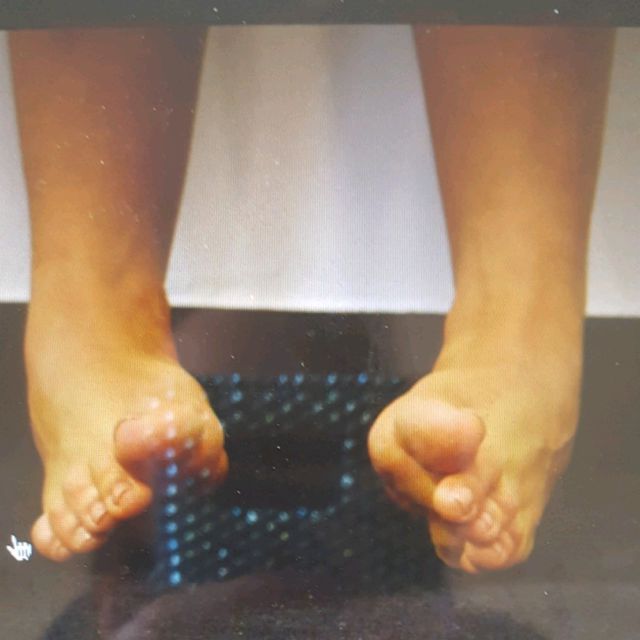 Stretch: Outside And Inside Foot by Kristine Norton - Exercise How-to ...