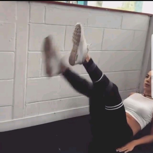 Single Leg Up by Fatima Tan - Exercise How-to - Skimble