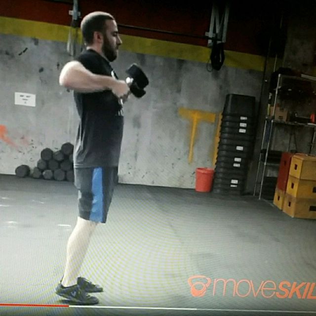 Dumbell single arm alternating clean 通过 Pamela B. - 锻炼方法 - Skimble