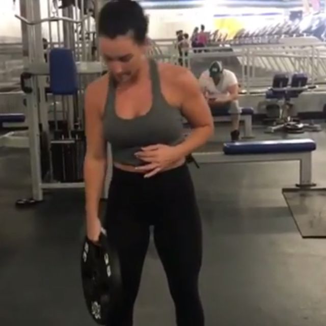 Side Dips With Plate by Jen F. - Exercise How-to - Skimble