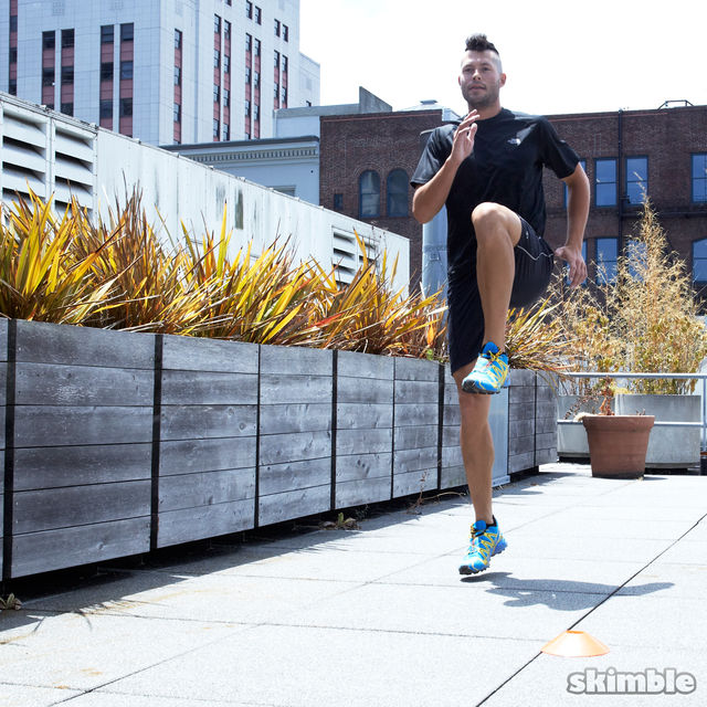 Jog Backwards - Exercise How-to - Skimble Workout Trainer