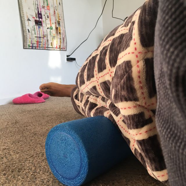 Foam Rolling by Siphiwe Baleka - Exercise How-to - Skimble