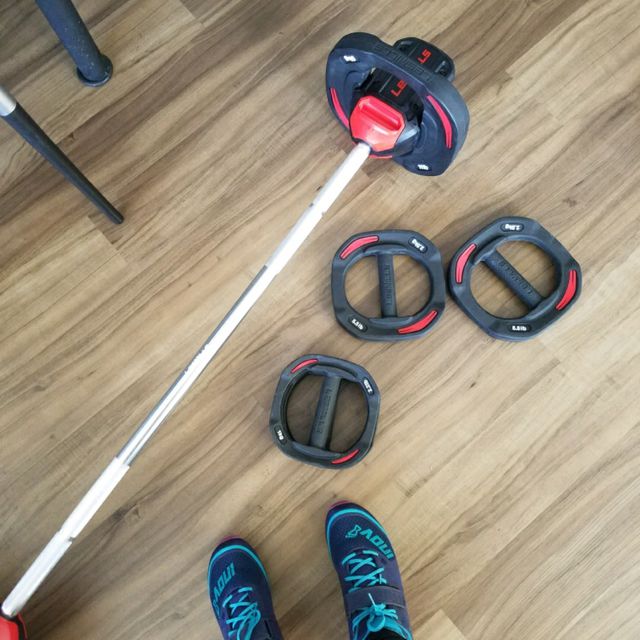 Body Pump by Rema M. - Exercise How-to - Skimble Workout Trainer