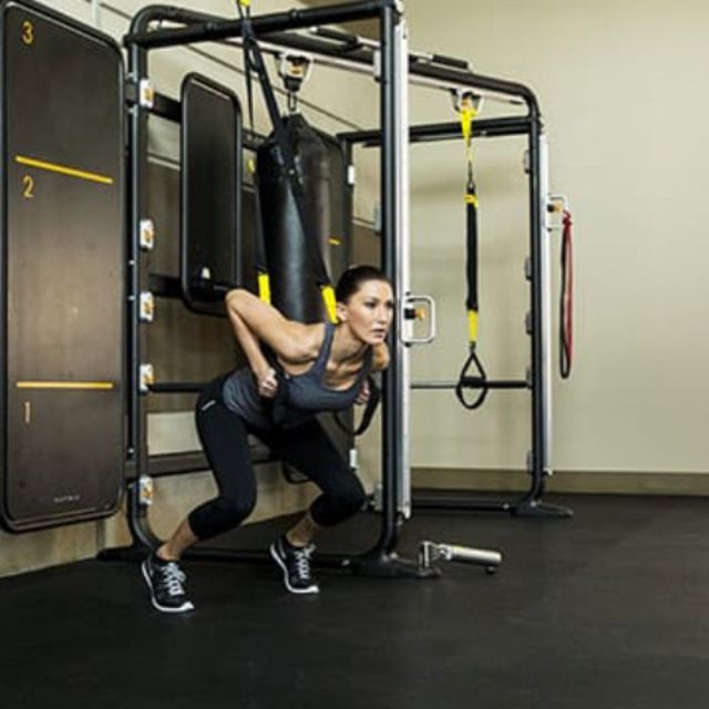 TRX Front Squat 通过 Marilena Mousoulidou - 锻炼方法 - Skimble