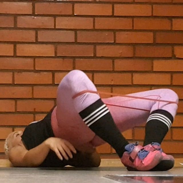 Diamond Bridge With Resistance Band by Emma-lee Molander - Exercise How ...