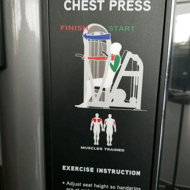 Converging Chest Press by Geoff Ashton - Exercise How-to - Skimble