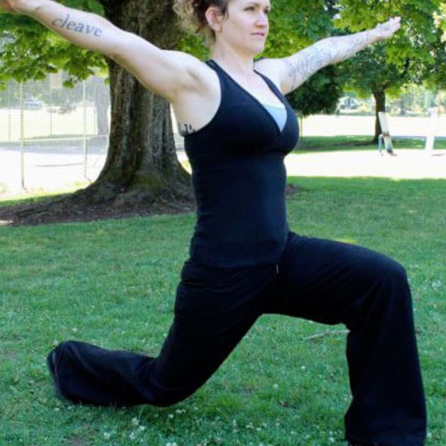 Lunge Hold With Arm Circles by Kerry M. - Exercise How-to - Skimble