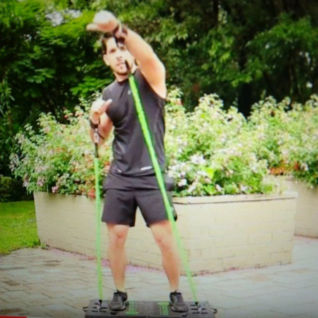 Squat Punch by Chris Stapleton - Exercise How-to - Skimble