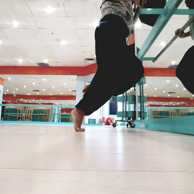 Inverted Calf Raise Left Side by Jordan Wardle - Exercise How-to - Skimble