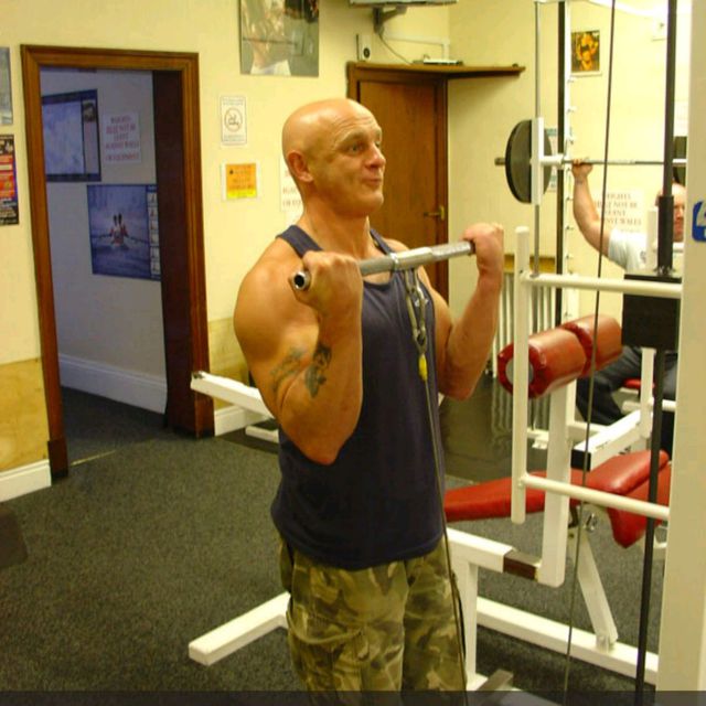 Cable Curls by Myint H. - Exercise How-to - Skimble