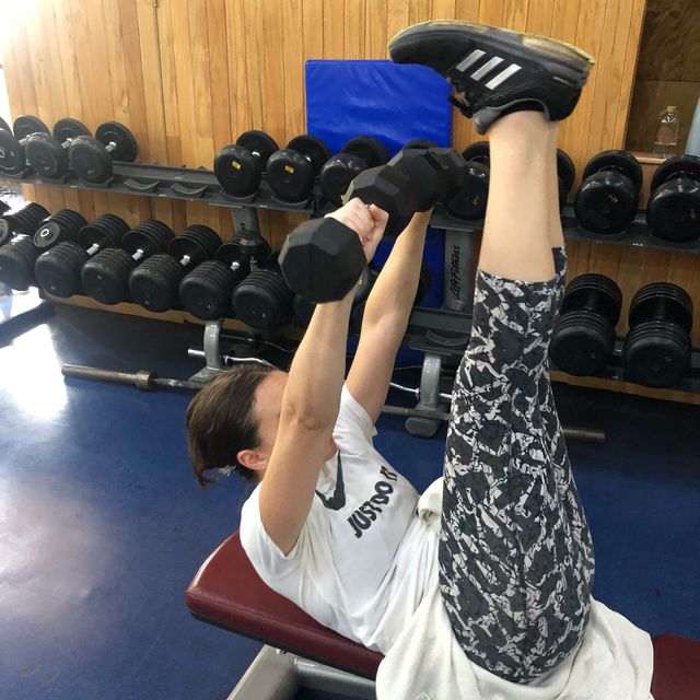 Press Mancuernas & Crunch by Gustavo Daza - Ejercicio Cómo hacerlo ...