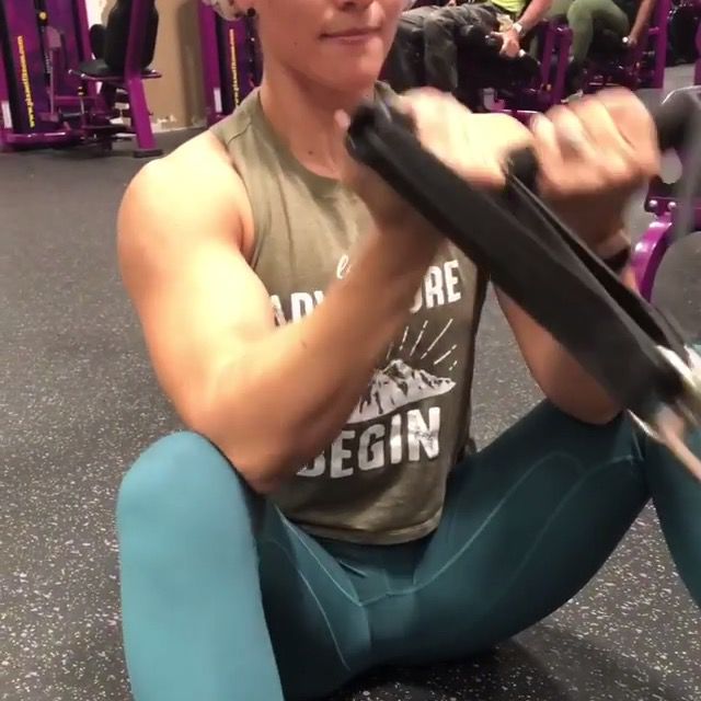 Two Hand Cable Curl by Jen F. - Exercise How-to - Skimble