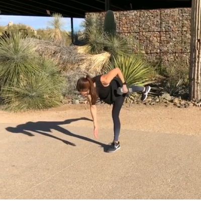 Single Leg Row by Liz D. - Exercise How-to - Skimble