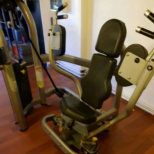 Pec Machine 2 by David Bertrand - Comment faire de l'exercice - Skimble