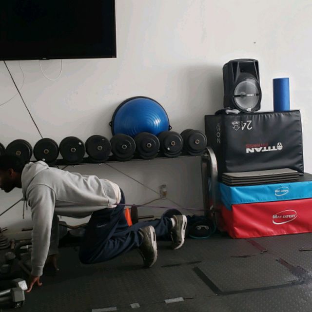 Bear Crawl With Resistance Bands by Gregory Fontenot - Exercise How-to ...