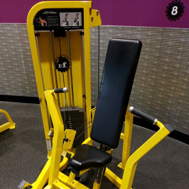 Machine Chest Press by John Melzer - Exercise How-to - Skimble