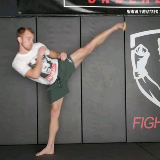 Double Side Kicks by Bernadette C. - Exercise How-to - Skimble