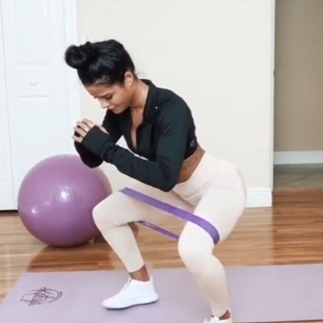 Band Hip Hinges by 💖 P. - Exercise How-to - Skimble
