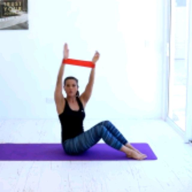 Sit Up Twists With Band by 𝔻𝕖𝕤𝕖𝕣𝕥 𝔽𝕠𝕩🦊 🌟 - Exercise How-to - Skimble