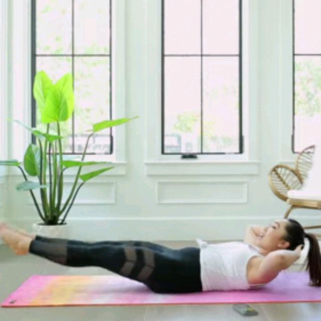 Double Leg Lift Crunch by Shew F. - Exercise How-to - Skimble