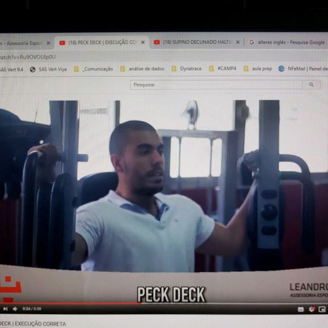 Peck Deck by Alexandre N. - Exercise How-to - Skimble