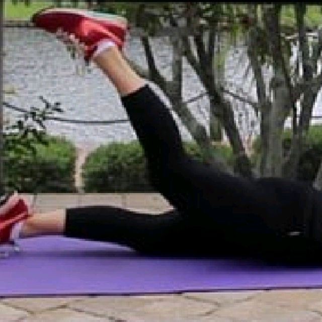 Alternating Leg Lifts by Aimie J. - Exercise How-to - Skimble