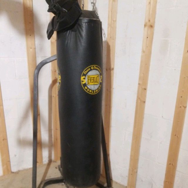 Heavy Bag by Keith Grant - Exercise How-to - Skimble