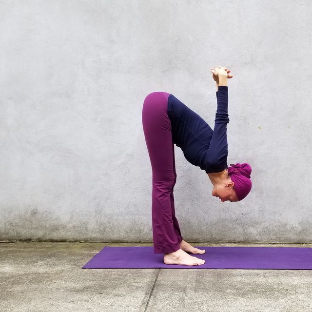 Arms Stretch Bend by Gordon Kennedy - Exercise How-to - Skimble