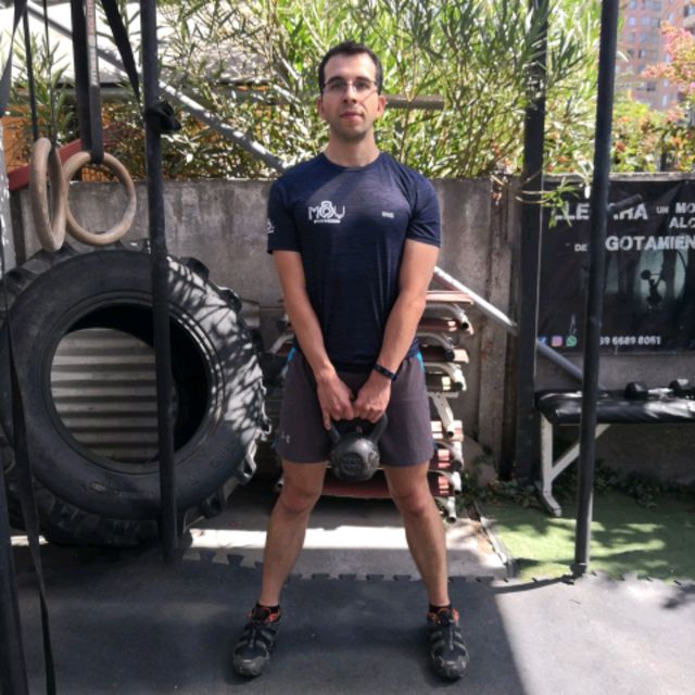 Sentadilla Con Pesa Rusa by Francisco Perez - Ejercicio Cómo hacerlo ...