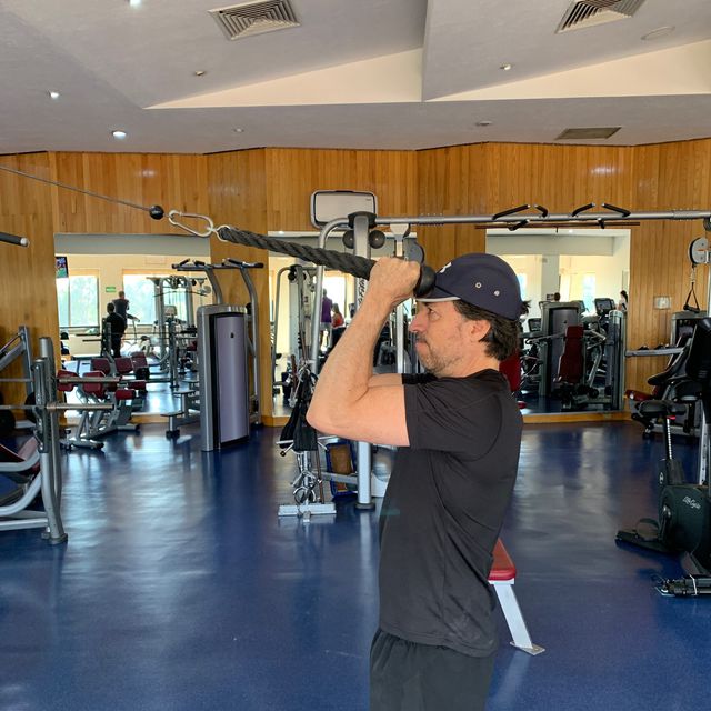 Curl Face Cuerda by Gustavo Daza - Ejercicio Cómo hacerlo - Skimble