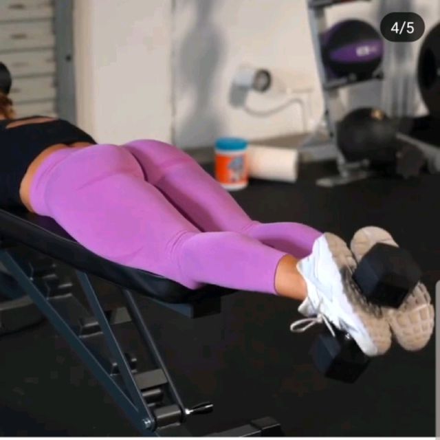 Hamstring Curls Barbell por Ruby Herritty - Ejercicio Cómo hacerlo ...