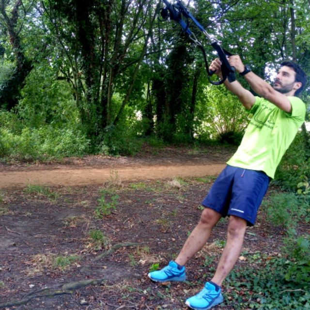 Close Row by Miguel Gisbert - Exercise How-to - Skimble