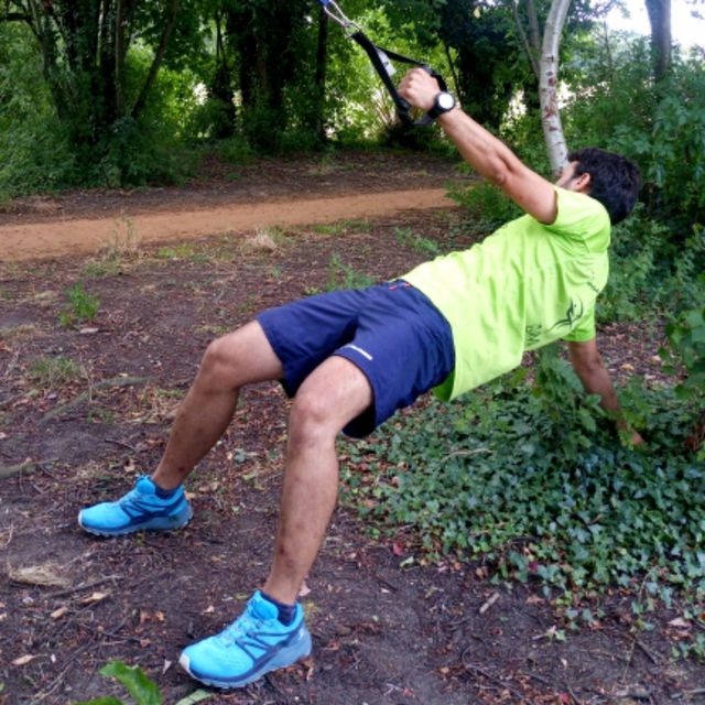 One Hand Row (left) by Miguel Gisbert - Exercise How-to - Skimble