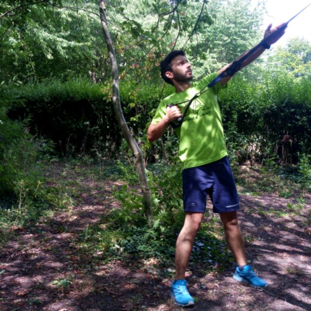 One Hand Row (right) by Miguel Gisbert - Exercise How-to - Skimble