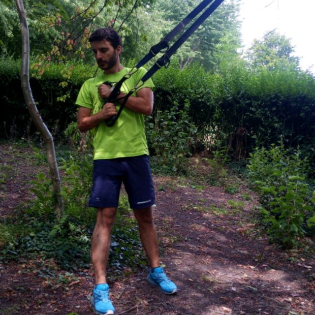 Twist Row by Miguel Gisbert - Exercise How-to - Skimble