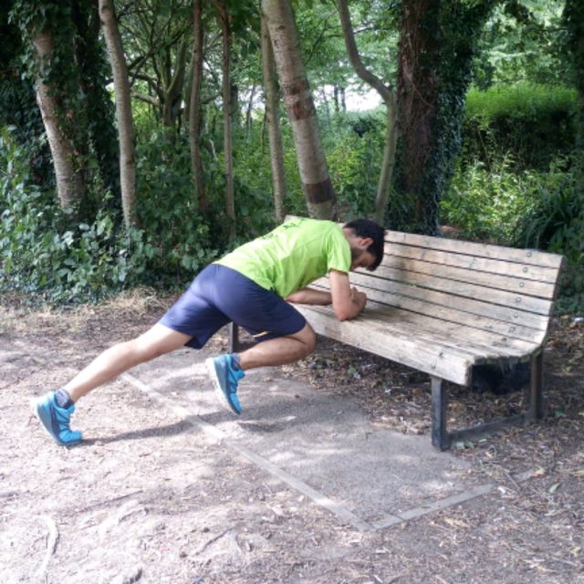 Plank In Bench With Hip Flexion par Miguel Gisbert - Comment faire de l ...