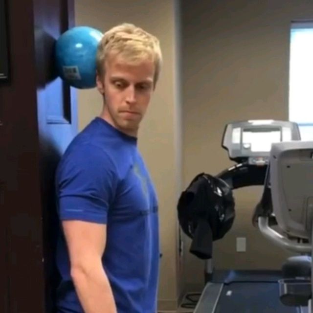 Neck rotation by Tanya P - Exercise How-to - Skimble