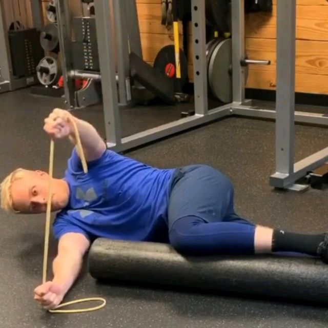 Resisted open books (left) by Tanya P - Exercise How-to - Skimble