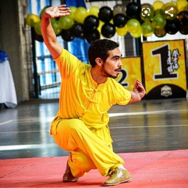 Cross Stance - Zuò Pán Bù（坐盤步) by Bernadette C. - Exercise How-to - Skimble