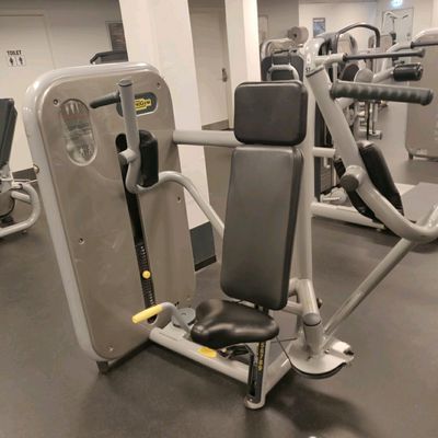 Standing Cable Lat Pushdown by Malte Flammild - Exercise How-to - Skimble