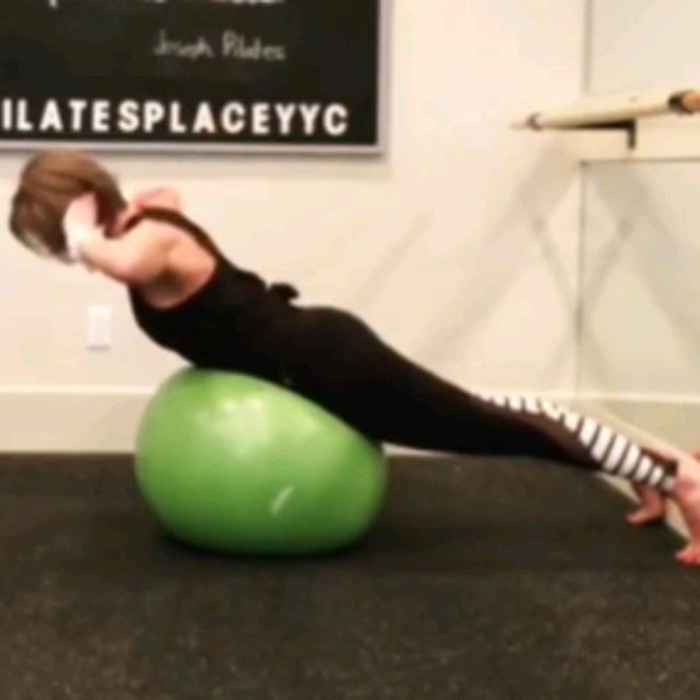 Torso turns left and right by Tanya P - Exercise How-to - Skimble