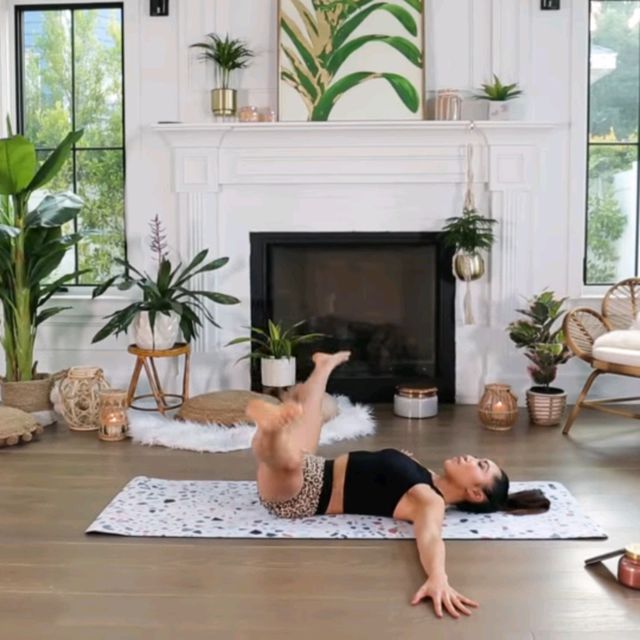 Sideways Scissors by Laurie Douglas - Exercise How-to - Skimble