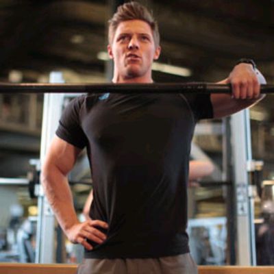 Smith Machine One Arm Upright Row