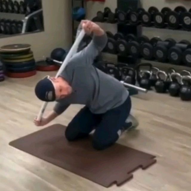 Bar assisted rotation by Tanya P - Exercise How-to - Skimble