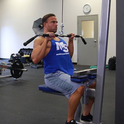 Laying Hamstring Curl by Jesus Perez - Exercise How-to - Skimble