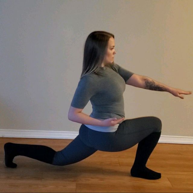 Reverse Low Lunge by Bernadette C. - Exercise How-to - Skimble
