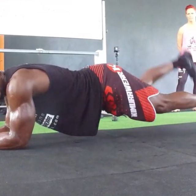 Plank Around The World by Ricky Spanish - Exercise How-to - Skimble