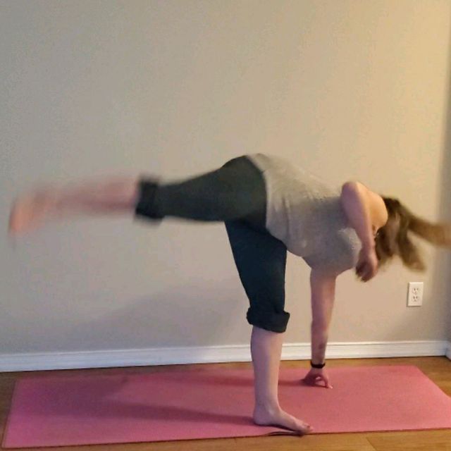 Windmill Kick by Bernadette C. - Exercise How-to - Skimble
