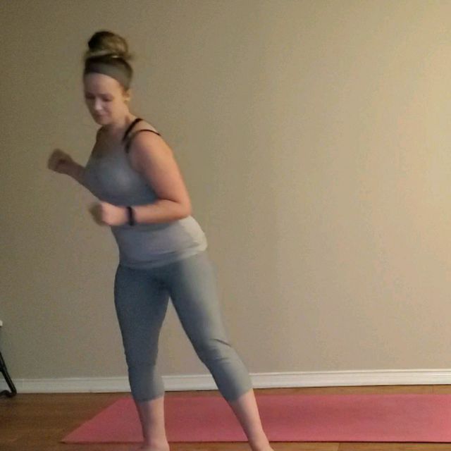 Windmill Kick 通过 Bernadette C. - 锻炼方法 - Skimble Workout Trainer